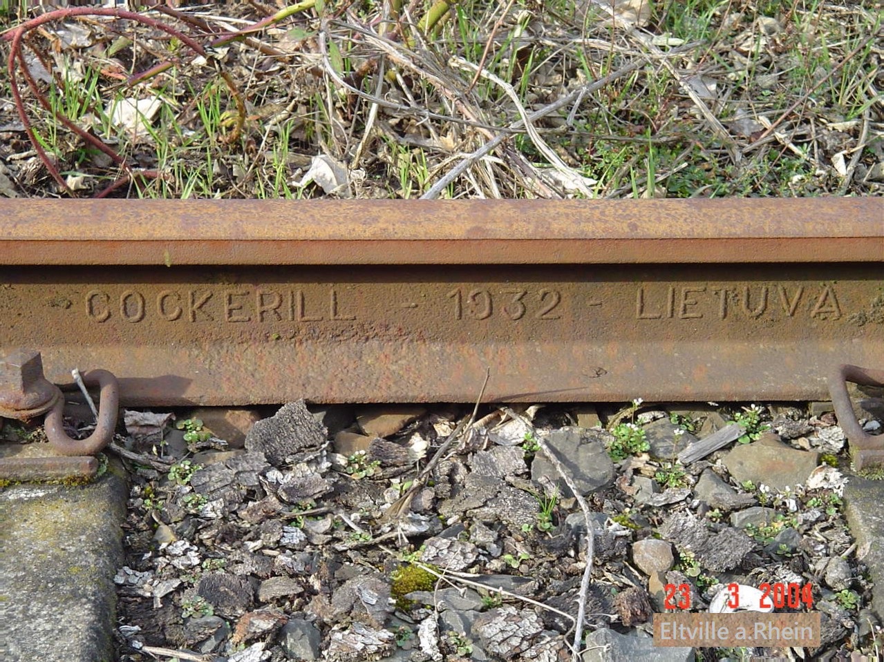 Walzzeichen: COCKERILL – Die Welt der Eisenbahnschienen