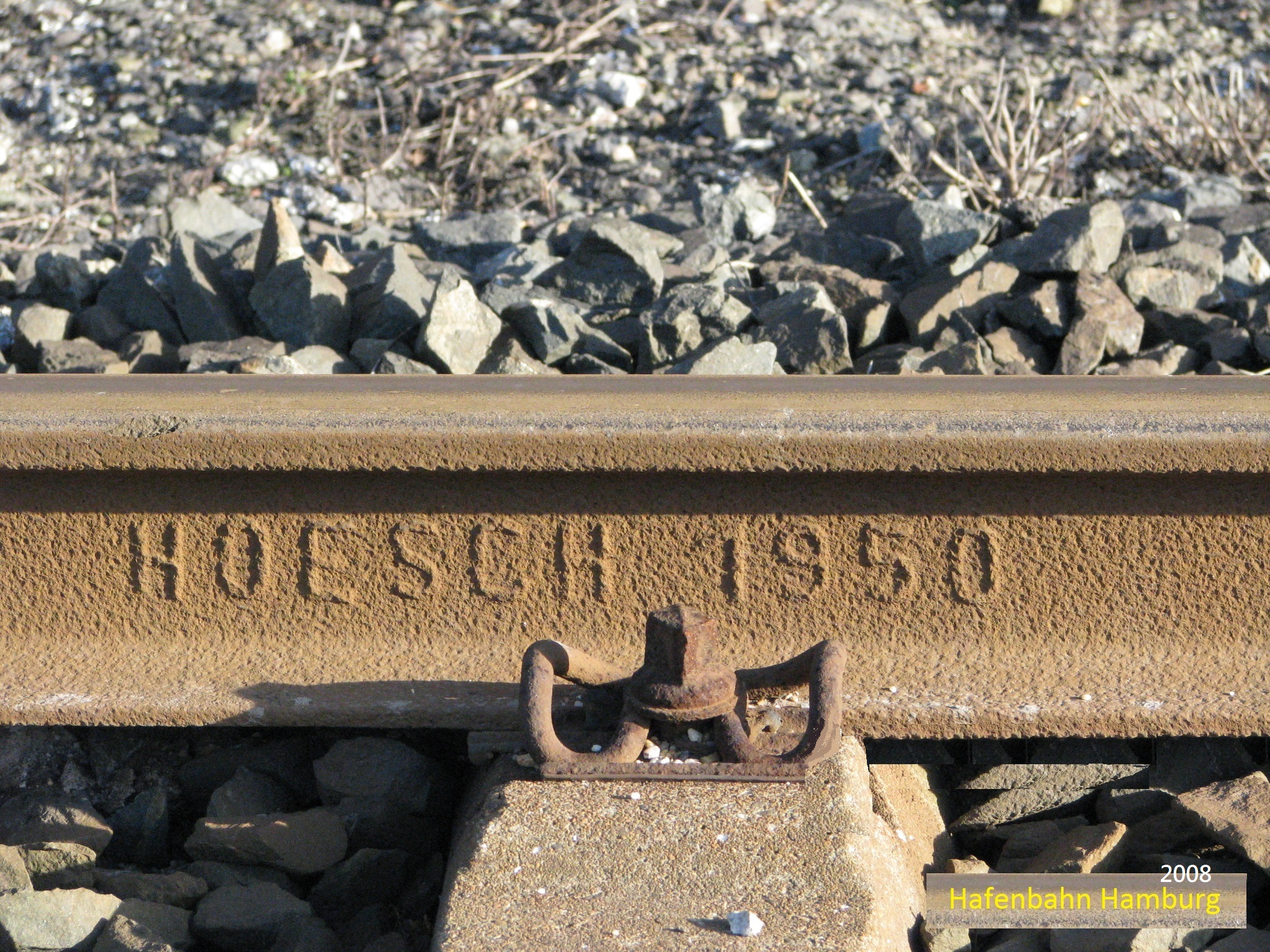 Walzzeichen: HOESCH – Die Welt der Eisenbahnschienen