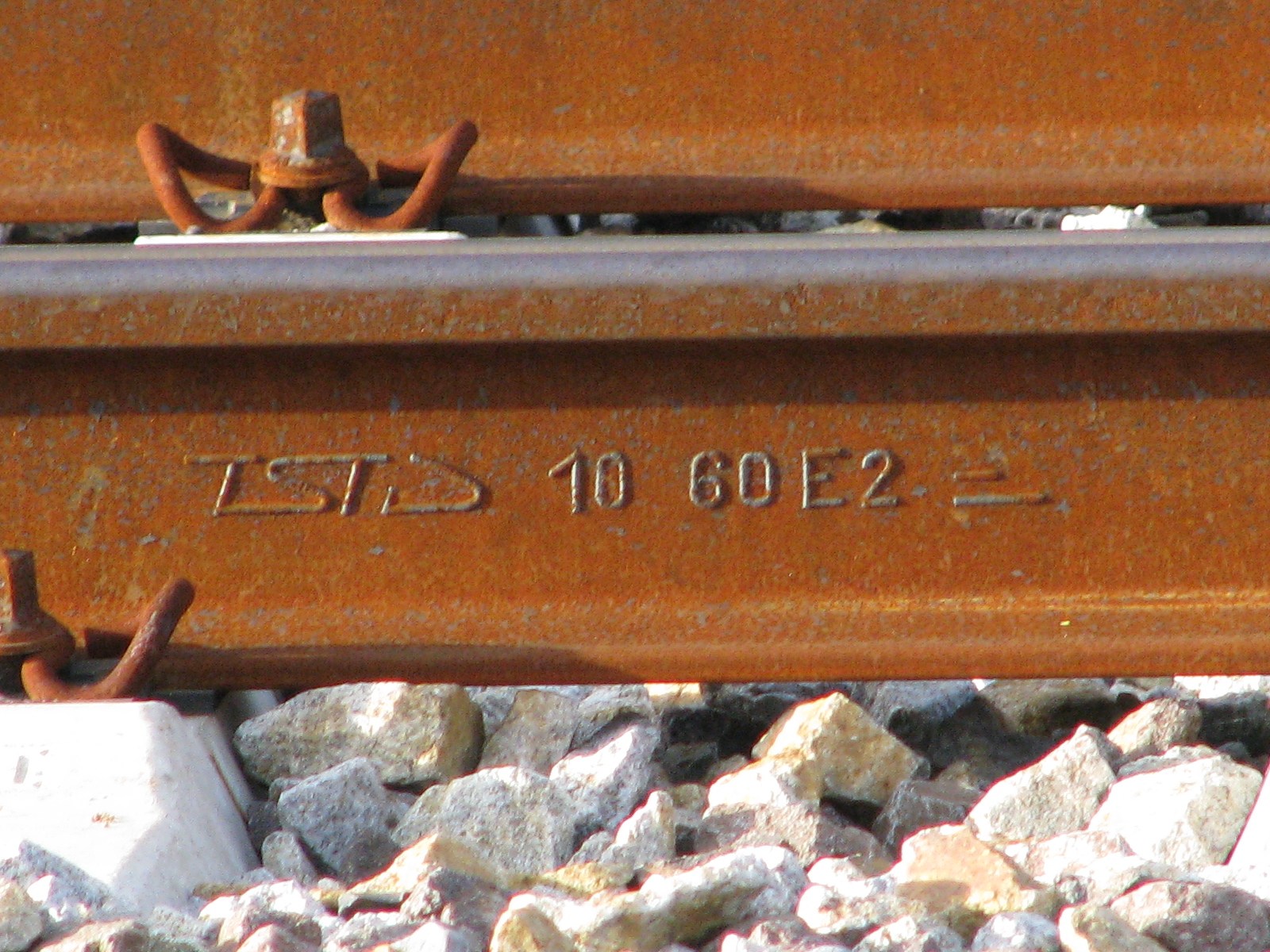 Walzzeichen: TSTG – Die Welt der Eisenbahnschienen