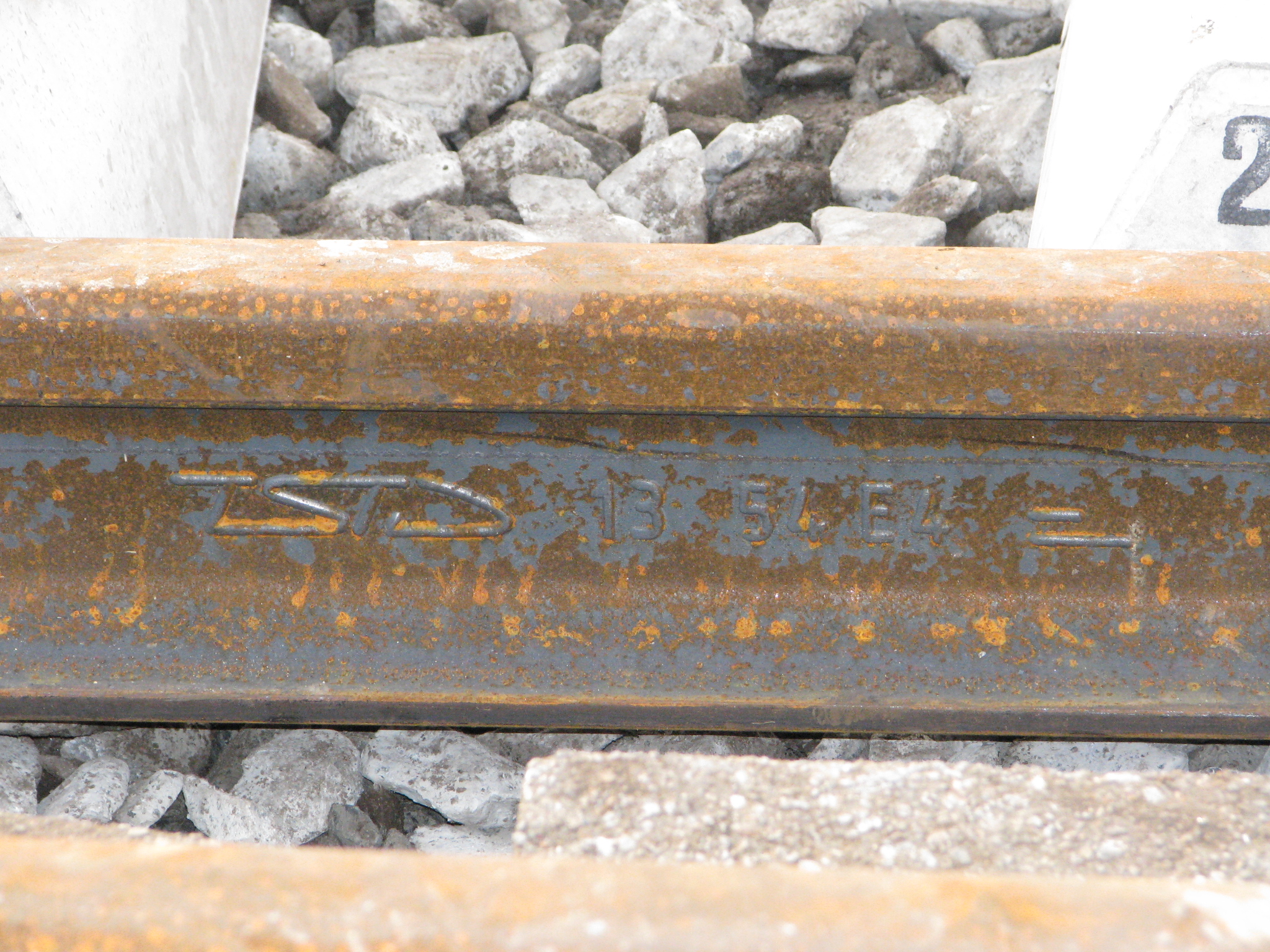 Walzzeichen: TSTG – Die Welt der Eisenbahnschienen